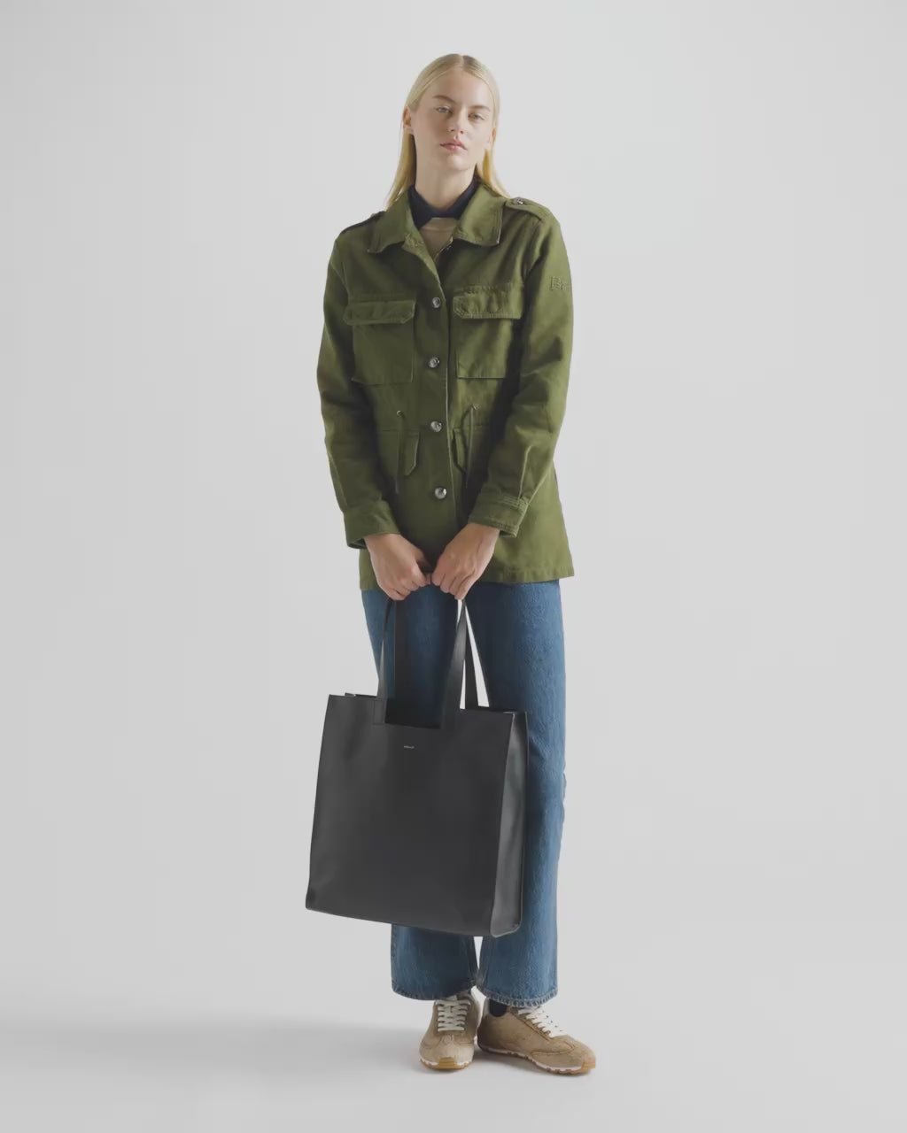 Women's Black Easy Bally Tote Bag in Black Leather | Bally Global US